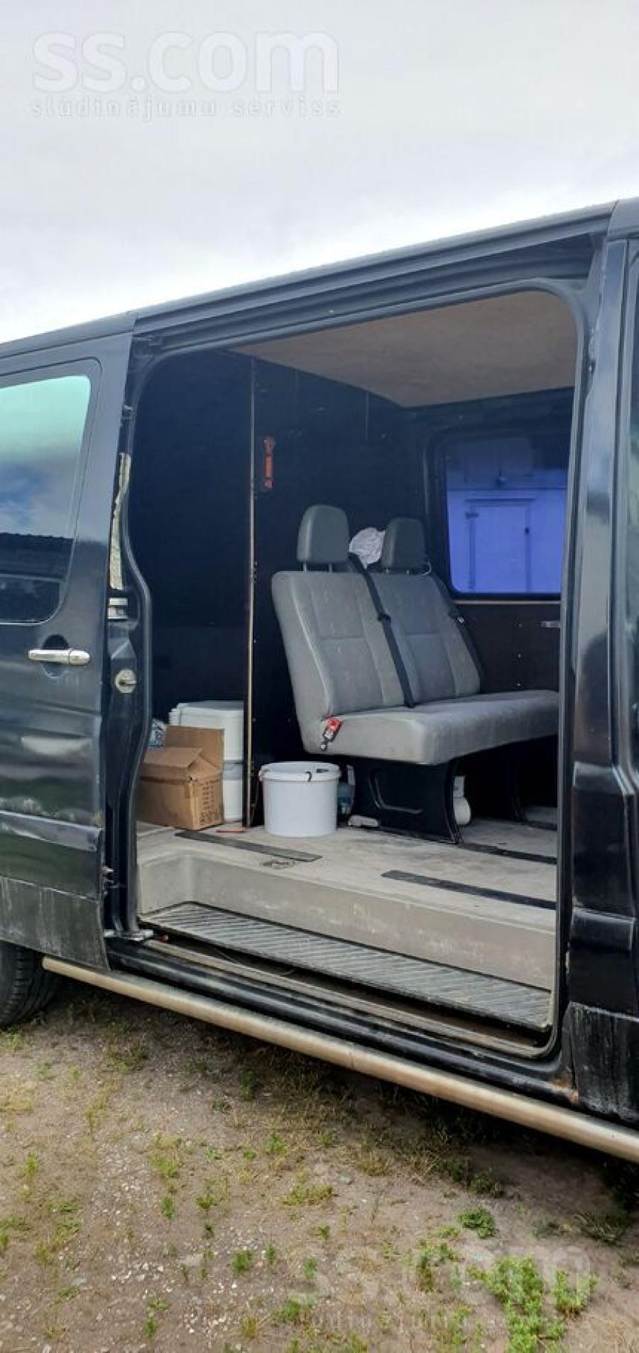 Melns Volkswagen Crafter 2008 Rīga, ar dzinēja tilpumu 2.50 L un nobraukumu 500 tūkst. km par 2800 €, foto 5 vietnē AUTOMOTO.COM.LV