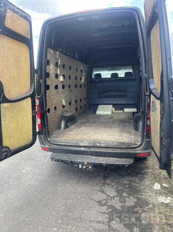Melns Volkswagen Crafter 2010 Rīga, ar dzinēja tilpumu 2.50 L un nobraukumu 426 tūkst. km par 4600 €, foto 3 vietnē AUTOMOTO.COM.LV