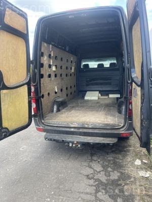 Melns Volkswagen Crafter 2010 Rīga, ar dzinēja tilpumu 2.50 L un nobraukumu 426 tūkst. km par 4600 €, foto 4 vietnē AUTOMOTO.COM.LV