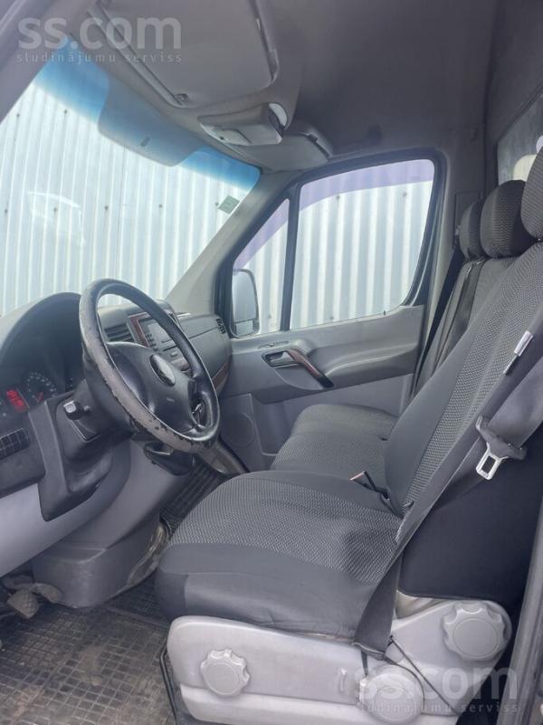Melns Volkswagen Crafter 2010 Rīga, ar dzinēja tilpumu 2.50 L un nobraukumu 426 tūkst. km par 4600 €, foto 5 vietnē AUTOMOTO.COM.LV