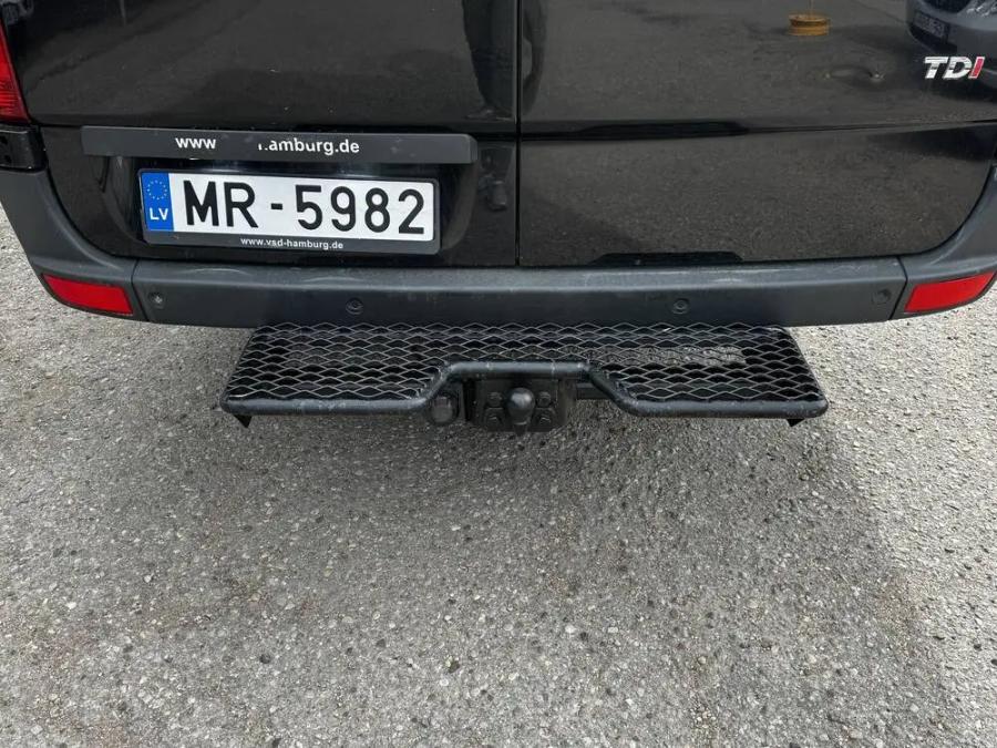 Melns Volkswagen Crafter 2014 Daugavpils, ar dzinēja tilpumu 2.00 L un nobraukumu 380 tūkst. km par 13500 €, foto 12 vietnē AUTOMOTO.COM.LV