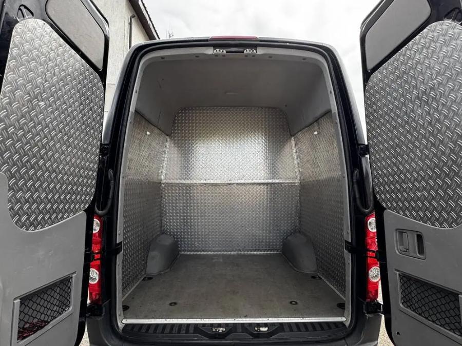 Melns Volkswagen Crafter 2014 Daugavpils, ar dzinēja tilpumu 2.00 L un nobraukumu 380 tūkst. km par 13500 €, foto 13 vietnē AUTOMOTO.COM.LV