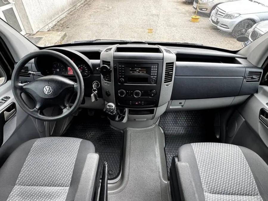 Melns Volkswagen Crafter 2014 Daugavpils, ar dzinēja tilpumu 2.00 L un nobraukumu 380 tūkst. km par 13500 €, foto 14 vietnē AUTOMOTO.COM.LV