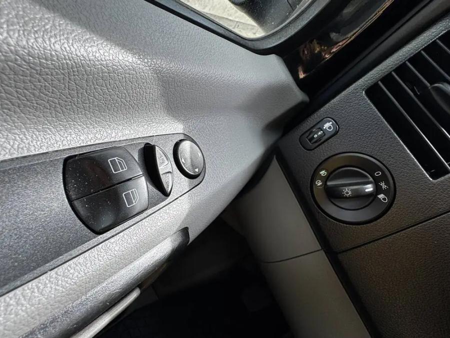 Melns Volkswagen Crafter 2014 Daugavpils, ar dzinēja tilpumu 2.00 L un nobraukumu 380 tūkst. km par 13500 €, foto 19 vietnē AUTOMOTO.COM.LV