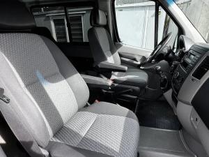 Melns Volkswagen Crafter 2014 Daugavpils, ar dzinēja tilpumu 2.00 L un nobraukumu 380 tūkst. km par 13500 €, foto 20 vietnē AUTOMOTO.COM.LV
