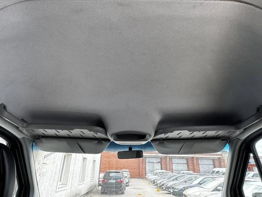 Melns Volkswagen Crafter 2014 Daugavpils, ar dzinēja tilpumu 2.00 L un nobraukumu 380 tūkst. km par 13500 €, foto 23 vietnē AUTOMOTO.COM.LV