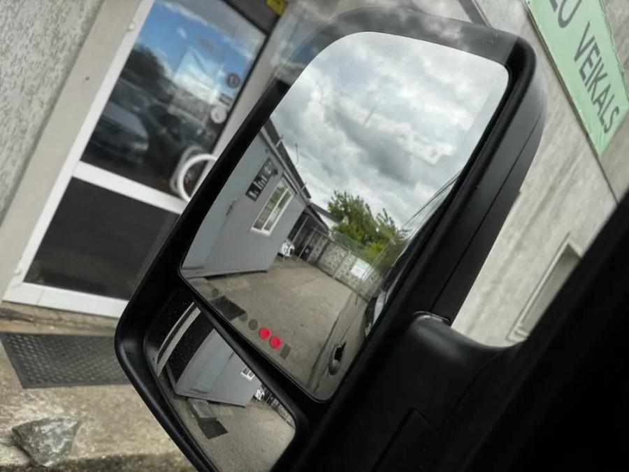 Melns Volkswagen Crafter 2014 Daugavpils, ar dzinēja tilpumu 2.00 L un nobraukumu 380 tūkst. km par 13500 €, foto 25 vietnē AUTOMOTO.COM.LV