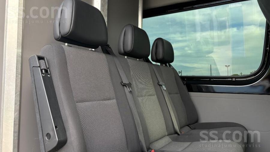 Melns Volkswagen Crafter 2016 Liepāja, ar dzinēja tilpumu 2.00 L un nobraukumu 285 tūkst. km par 13850 €, foto 27 vietnē AUTOMOTO.COM.LV