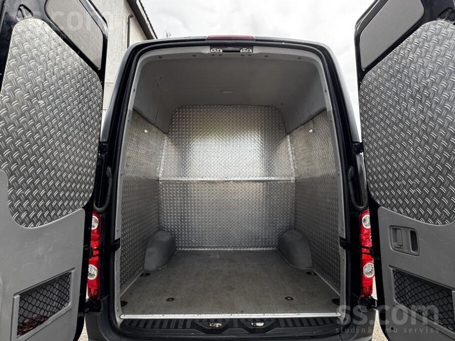 Melns Volkswagen Crafter 2014 Daugavpils, ar dzinēja tilpumu 2.00 L un nobraukumu 0 tūkst. km par 13500 €, foto 13 vietnē AUTOMOTO.COM.LV