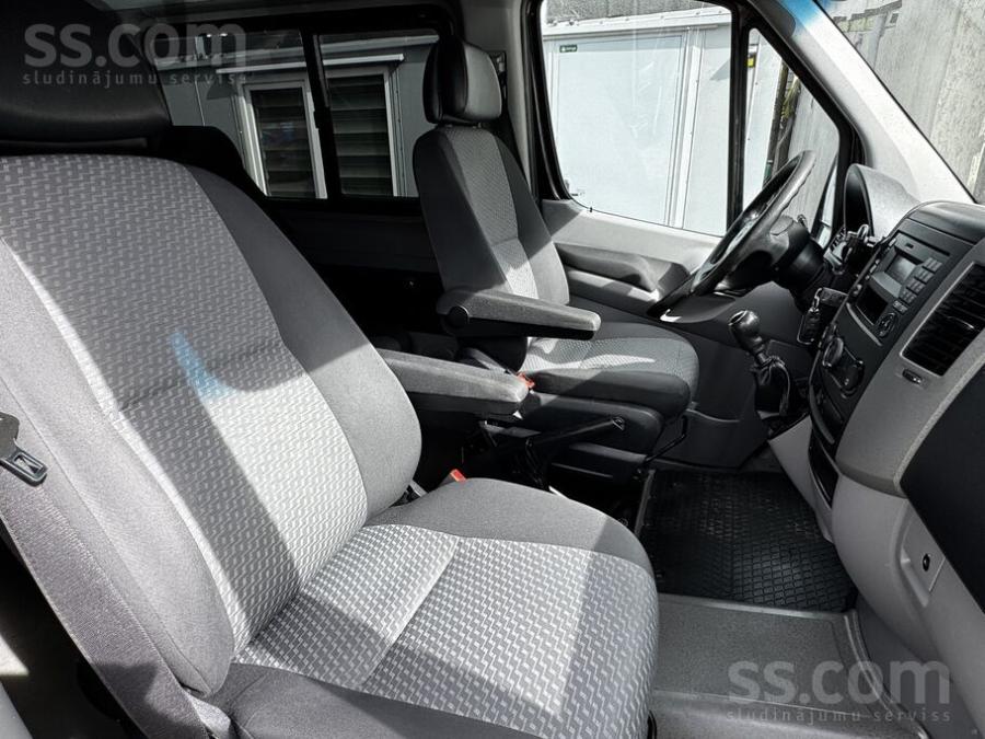 Melns Volkswagen Crafter 2014 Daugavpils, ar dzinēja tilpumu 2.00 L un nobraukumu 0 tūkst. km par 13500 €, foto 20 vietnē AUTOMOTO.COM.LV