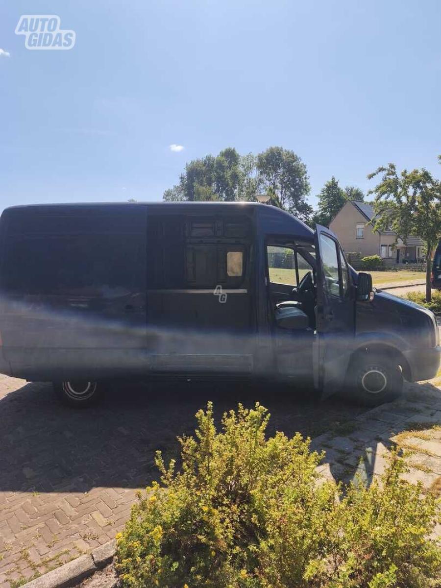 Blue Volkswagen Crafter 2008 in Vilnius, with an engine capacity of 2.50 L and mileage of 330 thousand km for 7999 €, photo 6 on AUTOMOTO.COM.LV