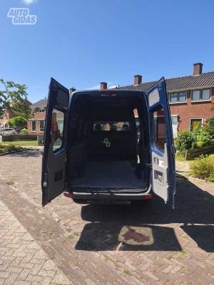 Blue Volkswagen Crafter 2008 in Vilnius, with an engine capacity of 2.50 L and mileage of 330 thousand km for 7999 €, photo 8 on AUTOMOTO.COM.LV