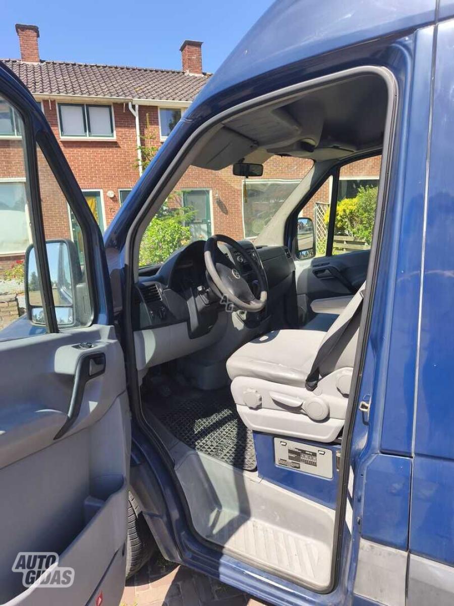 Blue Volkswagen Crafter 2008 in Vilnius, with an engine capacity of 2.50 L and mileage of 330 thousand km for 7999 €, photo 13 on AUTOMOTO.COM.LV