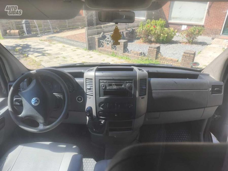 Blue Volkswagen Crafter 2008 in Vilnius, with an engine capacity of 2.50 L and mileage of 330 thousand km for 7999 €, photo 15 on AUTOMOTO.COM.LV
