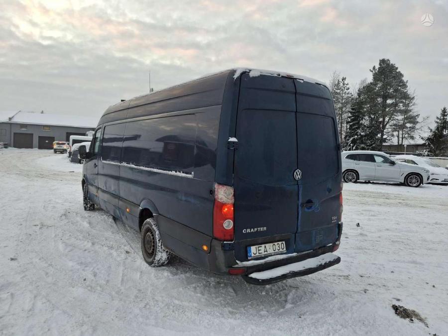Blue Volkswagen Crafter 2009 in Utena, with an engine capacity of 2.50 L and mileage of 500 thousand km for 2850 €, photo 4 on AUTOMOTO.COM.LV