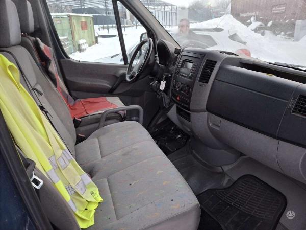 Zils Volkswagen Crafter 2009 Utena, ar dzinēja tilpumu 2.50 L un nobraukumu 500 tūkst. km par 2850 €, foto 8 vietnē AUTOMOTO.COM.LV