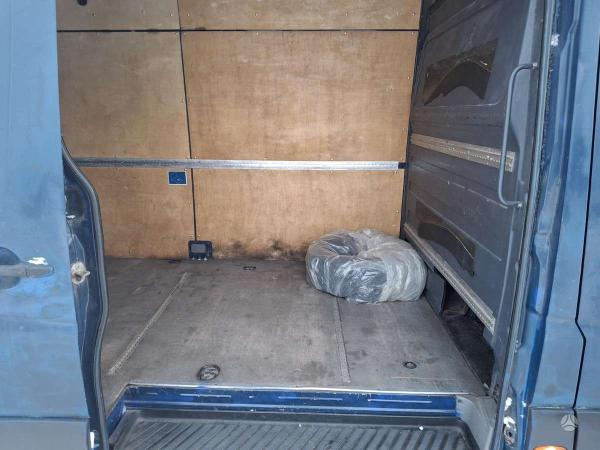 Zils Volkswagen Crafter 2009 Utena, ar dzinēja tilpumu 2.50 L un nobraukumu 500 tūkst. km par 2850 €, foto 10 vietnē AUTOMOTO.COM.LV