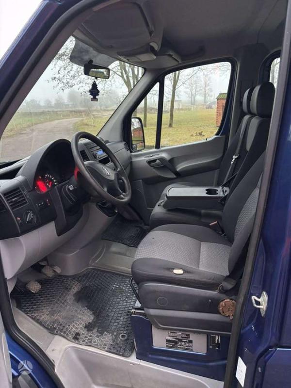 Blue Volkswagen Crafter 2013 in Siauliai, with an engine capacity of 1.97 L and mileage of 217 thousand km for 7800 €, photo 8 on AUTOMOTO.COM.LV