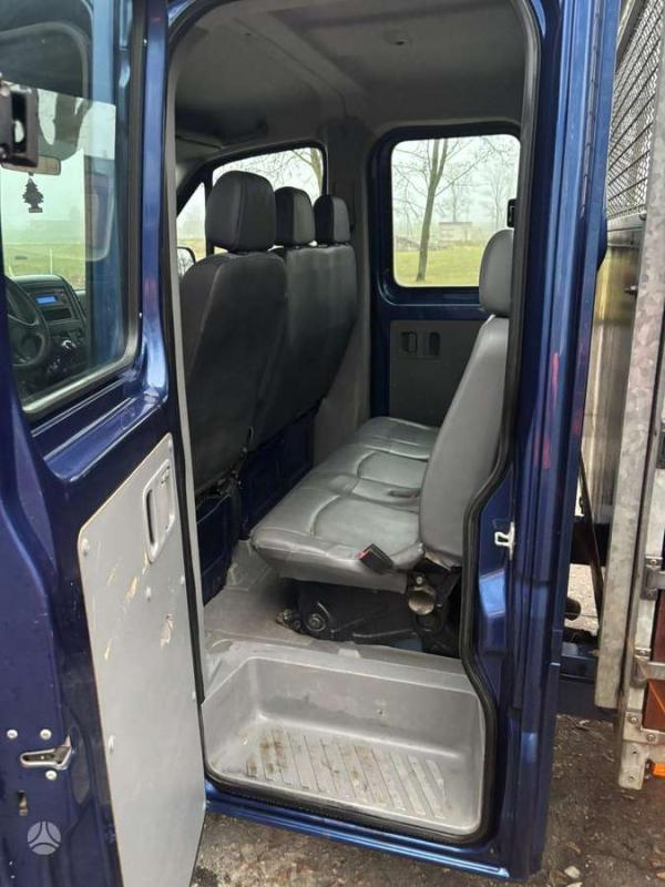 Blue Volkswagen Crafter 2013 in Siauliai, with an engine capacity of 1.97 L and mileage of 217 thousand km for 7800 €, photo 10 on AUTOMOTO.COM.LV
