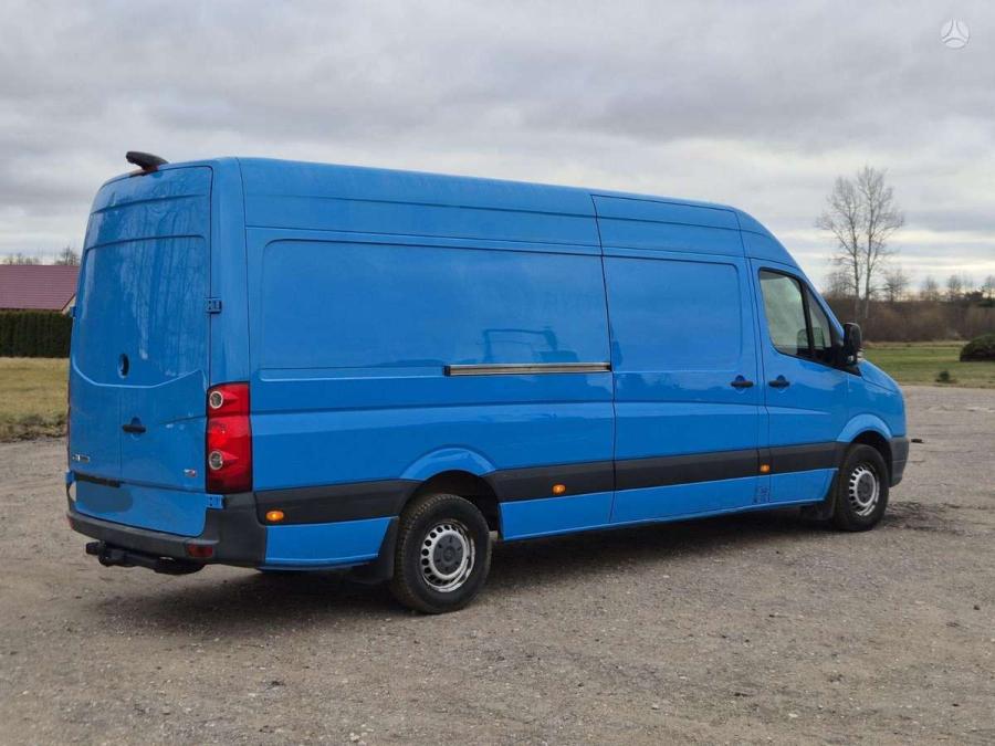 Blue Volkswagen Crafter 2014 in Taurage, with an engine capacity of 2.00 L and mileage of 318 thousand km for 6800 €, photo 5 on AUTOMOTO.COM.LV