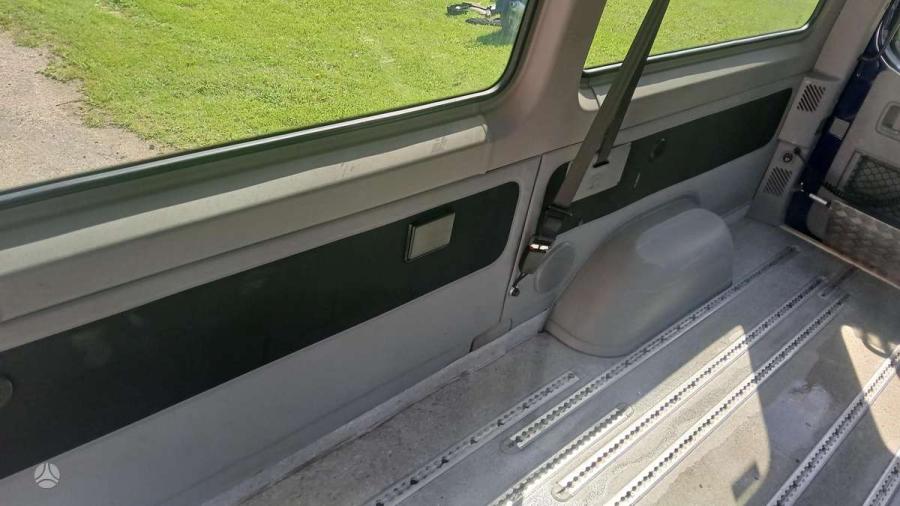 Blue Volkswagen Crafter 2014 in Rokiskis, with an engine capacity of 2.00 L and mileage of 500 thousand km for 7199 €, photo 23 on AUTOMOTO.COM.LV