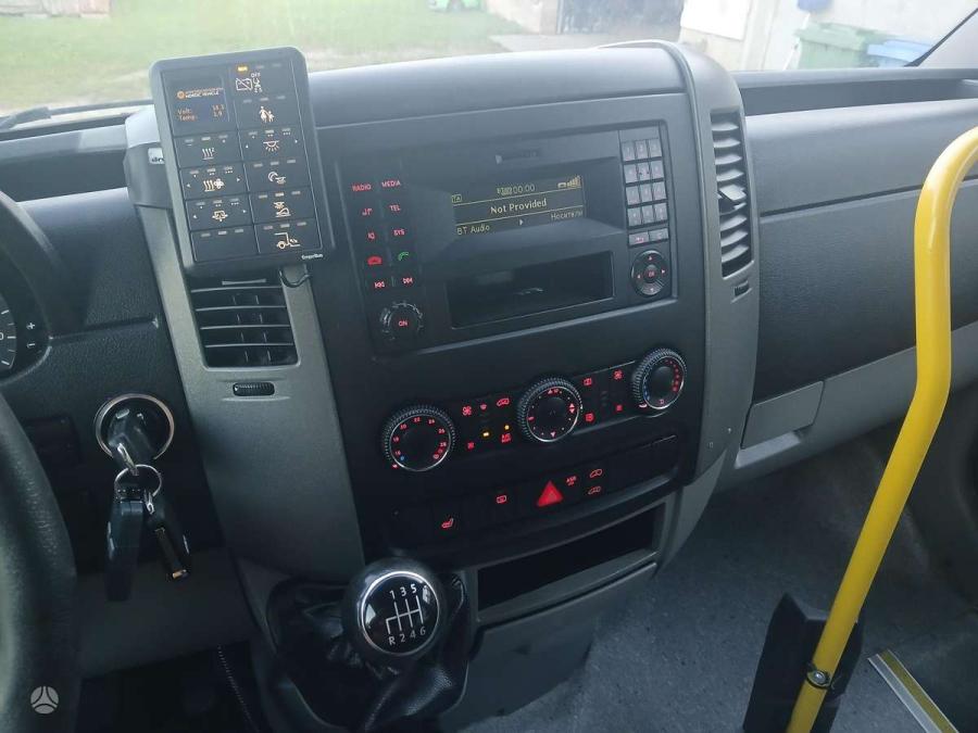Blue Volkswagen Crafter 2014 in Rokiskis, with an engine capacity of 2.00 L and mileage of 500 thousand km for 7199 €, photo 27 on AUTOMOTO.COM.LV