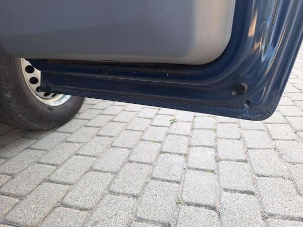 Blue Volkswagen Crafter 2014 in Dobele, with an engine capacity of 2.00 L and mileage of 215 thousand km for 9700 €, photo 10 on AUTOMOTO.COM.LV
