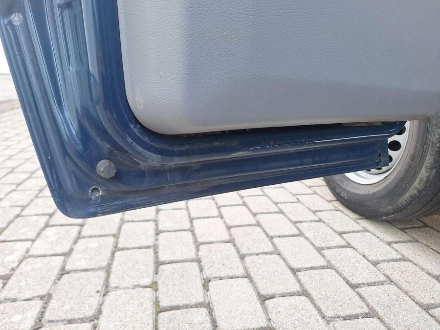 Blue Volkswagen Crafter 2014 in Dobele, with an engine capacity of 2.00 L and mileage of 215 thousand km for 9700 €, photo 11 on AUTOMOTO.COM.LV