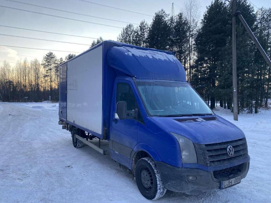 Blue Volkswagen Crafter 2015 in Kaunas, with an engine capacity of 2.00 L and mileage of 408 thousand km for 11900 €, photo 6 on AUTOMOTO.COM.LV