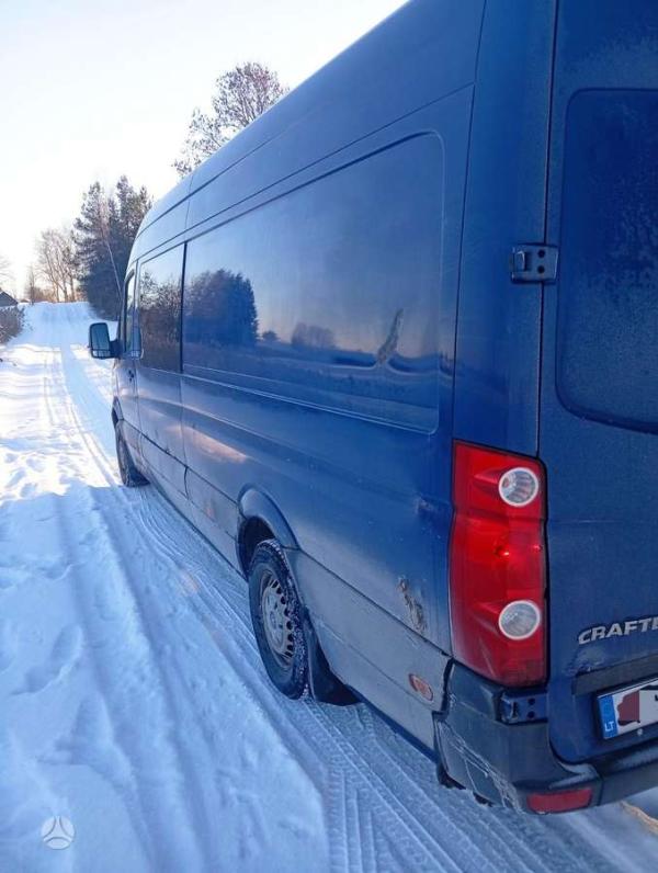 Blue Volkswagen Crafter 2016 in Kaunas, with an engine capacity of 2.00 L and mileage of 230 thousand km for 6200 €, photo 4 on AUTOMOTO.COM.LV