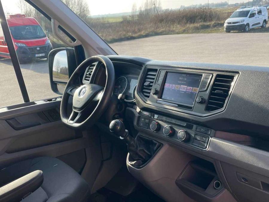 Blue Volkswagen Crafter 2019 in Ukmerge, with an engine capacity of 1.97 L and mileage of 144 thousand km for 15900 €, photo 8 on AUTOMOTO.COM.LV