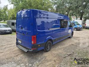 Blue Volkswagen Crafter 2019 in Vilnius, with an engine capacity of 1.97 L and mileage of 302 thousand km for 9075 €, photo 4 on AUTOMOTO.COM.LV