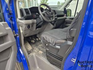 Blue Volkswagen Crafter 2019 in Vilnius, with an engine capacity of 1.97 L and mileage of 302 thousand km for 9075 €, photo 5 on AUTOMOTO.COM.LV