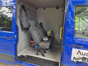 Blue Volkswagen Crafter 2019 in Vilnius, with an engine capacity of 1.97 L and mileage of 302 thousand km for 9075 €, photo 11 on AUTOMOTO.COM.LV