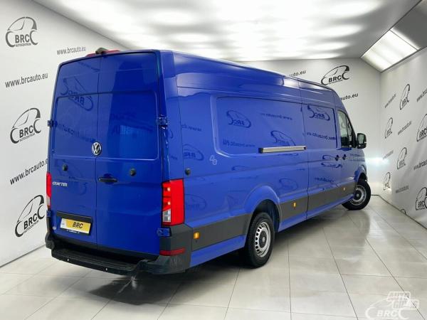 Blue Volkswagen Crafter 2019 in Avizieniai, with an engine capacity of 2.00 L and mileage of 334 thousand km for 12900 €, photo 2 on AUTOMOTO.COM.LV