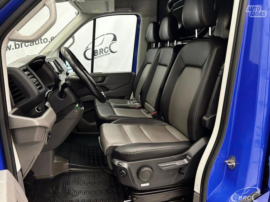 Blue Volkswagen Crafter 2019 in Avizieniai, with an engine capacity of 2.00 L and mileage of 334 thousand km for 12900 €, photo 3 on AUTOMOTO.COM.LV