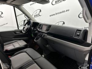 Blue Volkswagen Crafter 2019 in Avizieniai, with an engine capacity of 2.00 L and mileage of 334 thousand km for 12900 €, photo 6 on AUTOMOTO.COM.LV