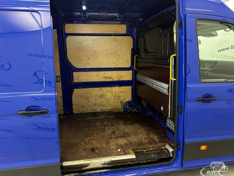 Blue Volkswagen Crafter 2019 in Avizieniai, with an engine capacity of 2.00 L and mileage of 334 thousand km for 12900 €, photo 24 on AUTOMOTO.COM.LV