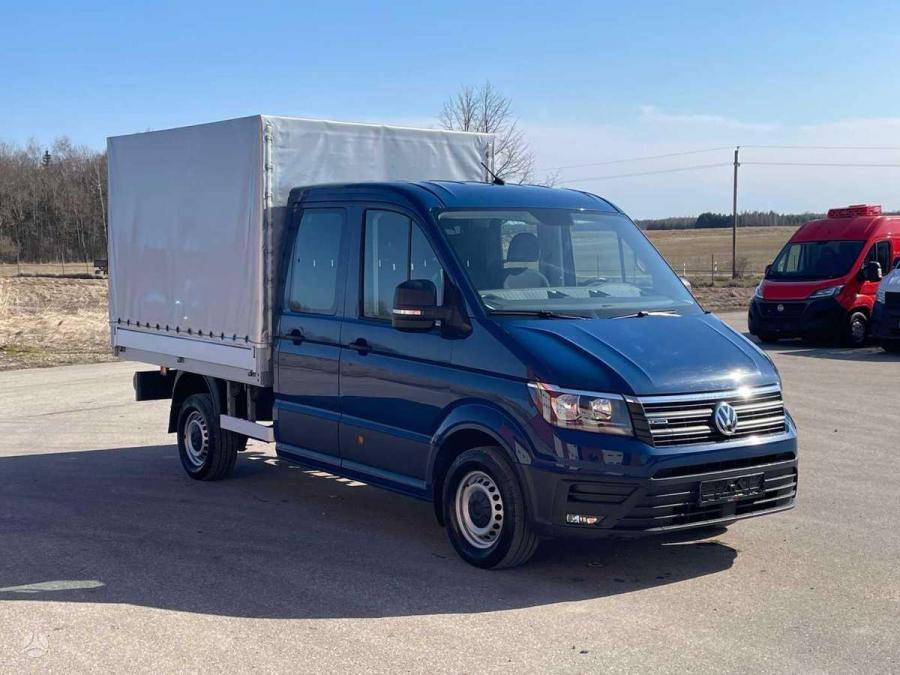 Blue Volkswagen Crafter 2019 in Ukmerge, with an engine capacity of 1.97 L and mileage of 71 thousand km for 24900 €, photo 3 on AUTOMOTO.COM.LV