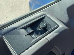 Blue Volkswagen Crafter 2019 in Ukmerge, with an engine capacity of 1.97 L and mileage of 71 thousand km for 24900 €, photo 14 on AUTOMOTO.COM.LV