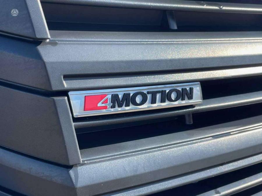 Blue Volkswagen Crafter 2019 in Ukmerge, with an engine capacity of 1.97 L and mileage of 71 thousand km for 24900 €, photo 15 on AUTOMOTO.COM.LV