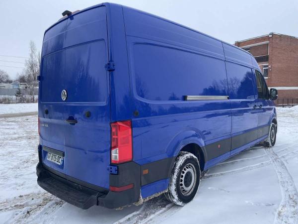 Blue Volkswagen Crafter 2022 in Taurage, with an engine capacity of 1.97 L and mileage of 319 thousand km for 14800 €, photo 3 on AUTOMOTO.COM.LV