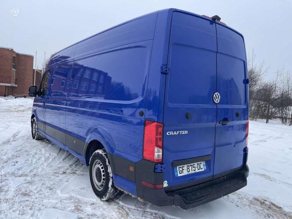 Blue Volkswagen Crafter 2022 in Taurage, with an engine capacity of 1.97 L and mileage of 319 thousand km for 14800 €, photo 4 on AUTOMOTO.COM.LV