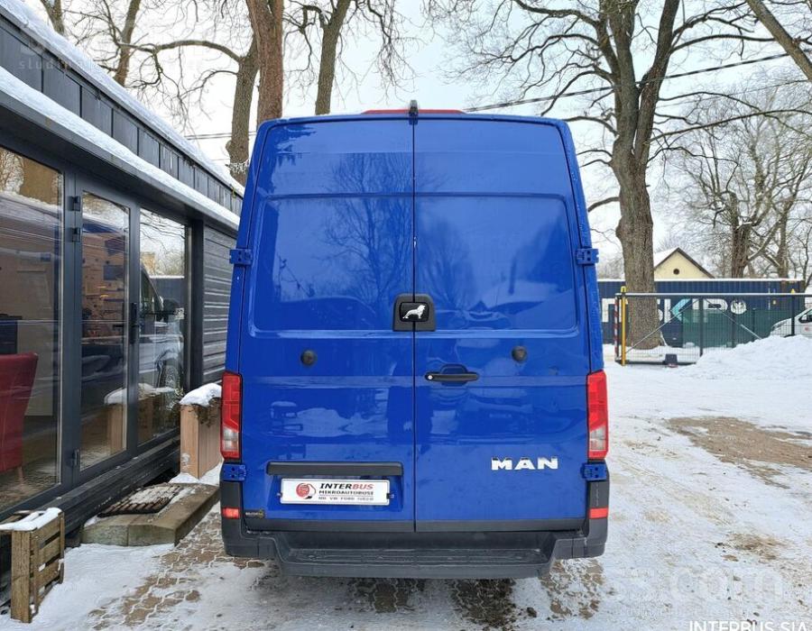Blue Volkswagen Crafter 2022 in Riga, with an engine capacity of 2.00 L and mileage of 0 thousand km for 18755 €, photo 4 on AUTOMOTO.COM.LV