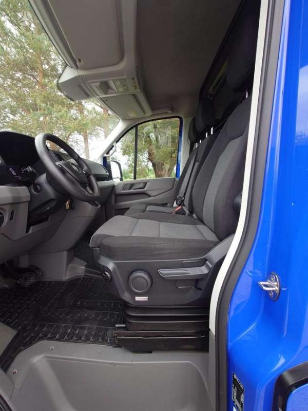 Blue Volkswagen Crafter 2022 in Taurage, with an engine capacity of 1.97 L and mileage of 300 thousand km for 18029 €, photo 10 on AUTOMOTO.COM.LV