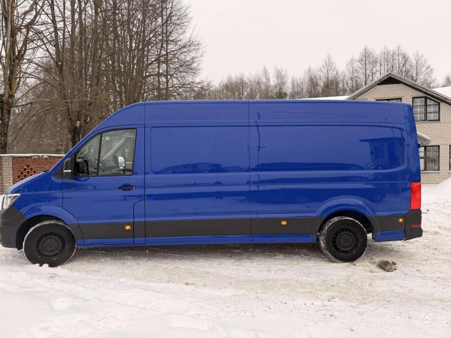Blue Volkswagen Crafter 2023 in Taurage, with an engine capacity of 1.97 L and mileage of 212 thousand km for 17606 €, photo 7 on AUTOMOTO.COM.LV