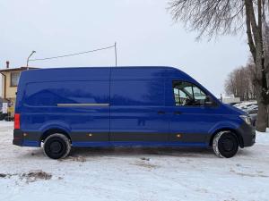 Blue Volkswagen Crafter 2023 in Taurage, with an engine capacity of 1.97 L and mileage of 212 thousand km for 17606 €, photo 8 on AUTOMOTO.COM.LV