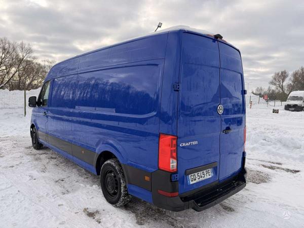 Blue Volkswagen Crafter 2023 in Taurage, with an engine capacity of 1.97 L and mileage of 212 thousand km for 17364 €, photo 4 on AUTOMOTO.COM.LV