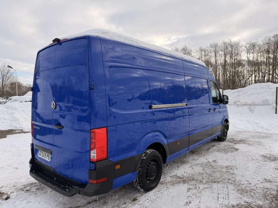 Blue Volkswagen Crafter 2023 in Taurage, with an engine capacity of 1.97 L and mileage of 212 thousand km for 17364 €, photo 5 on AUTOMOTO.COM.LV