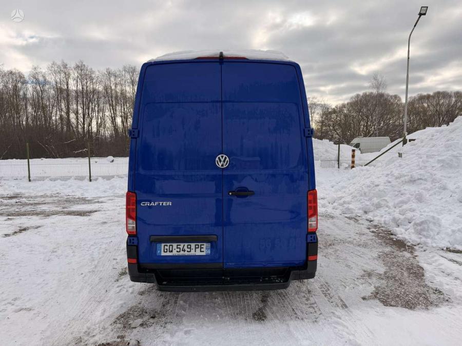 Blue Volkswagen Crafter 2023 in Taurage, with an engine capacity of 1.97 L and mileage of 212 thousand km for 17364 €, photo 6 on AUTOMOTO.COM.LV